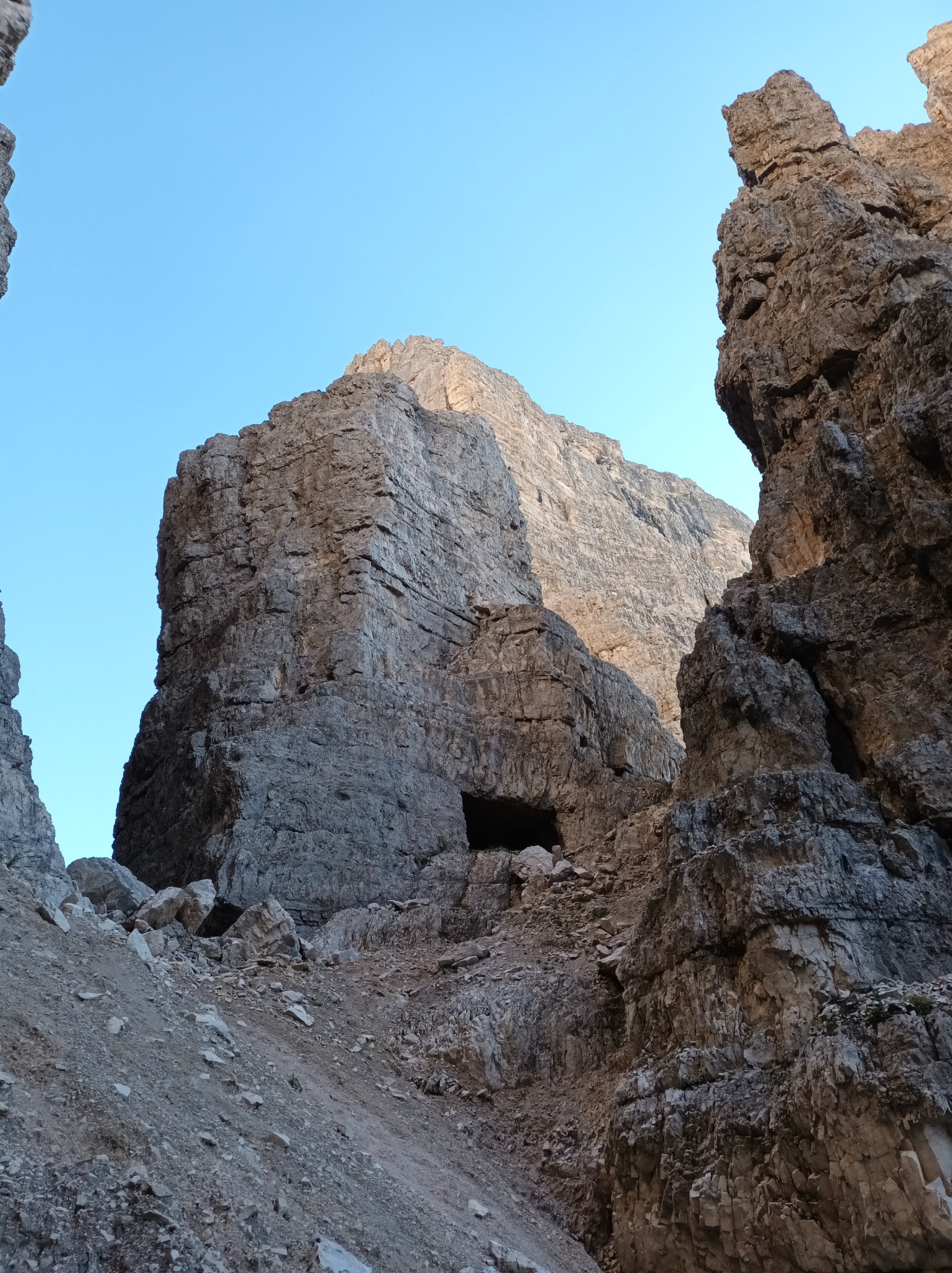 DOLOMITAS Cima Grande di Lavaredo – « diedro dulfer» v+ 250 metros ...